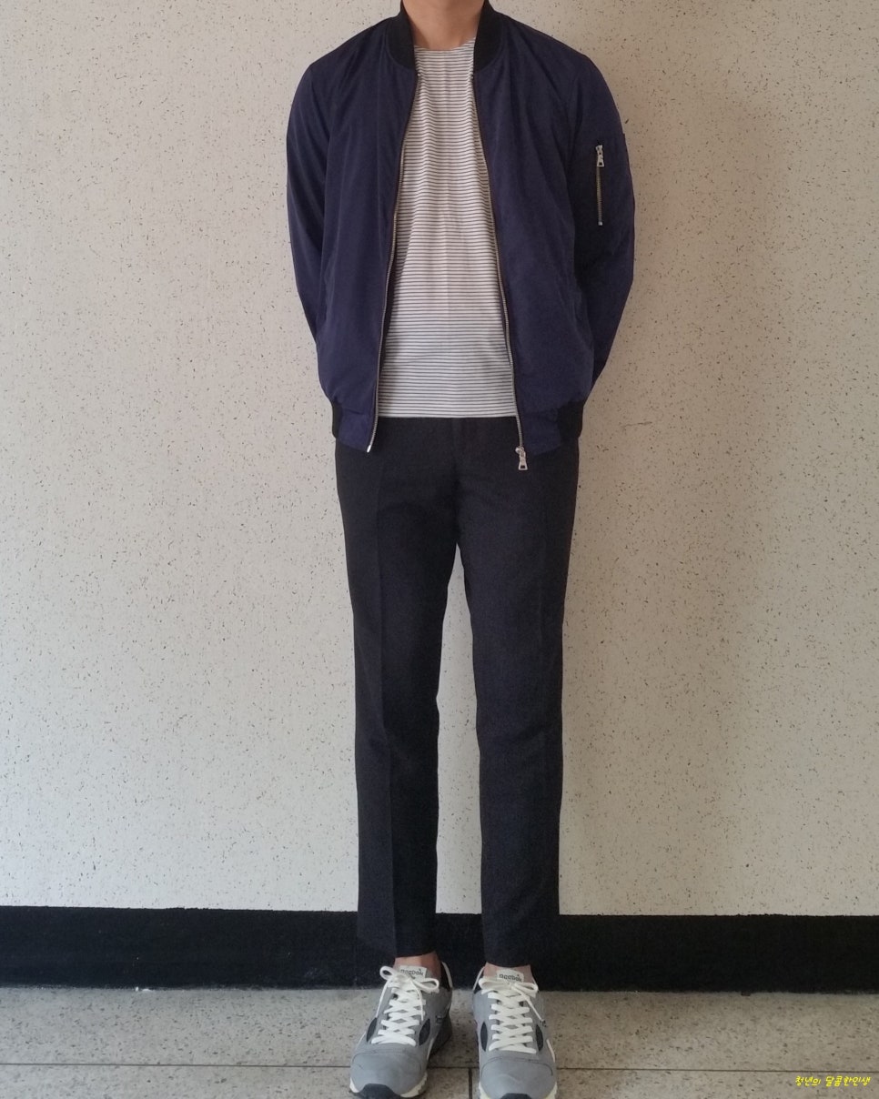남자 데일리룩 네이비블루종흰색줄무늬티셔츠슬랙스검정회색운동화검정회색봄and초여름and가을코디 네이버 블로그