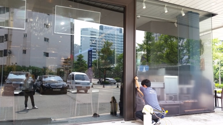 부산시선차단필름 시공 해운대 파라다이스호텔 별관 하드락카페 실사 시트지 그라데이션필름 썬팅 후기 네이버 블로그