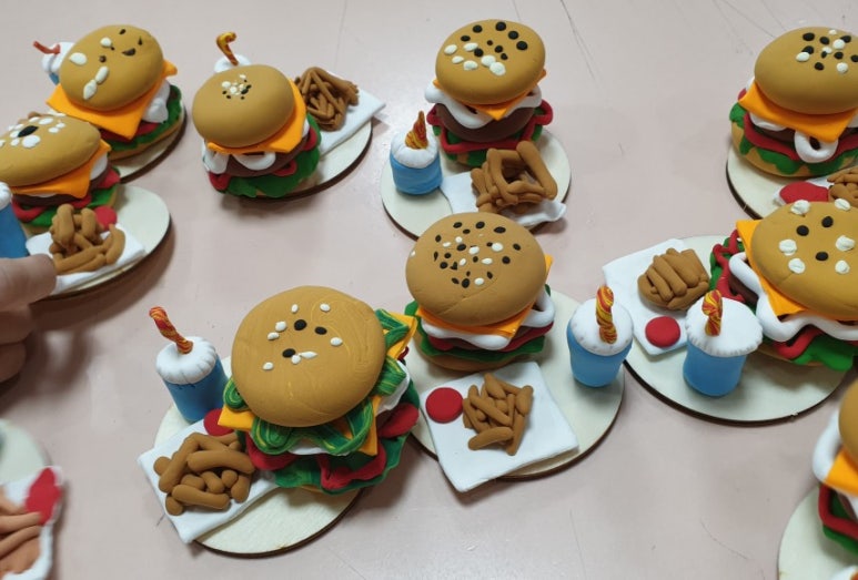 하이캠유치원클레이아트 무지개곰사탕통 햄버거만들기 클레이수업 점핑클레이자격증반대전가오풀잎문화센터 042 272 5579