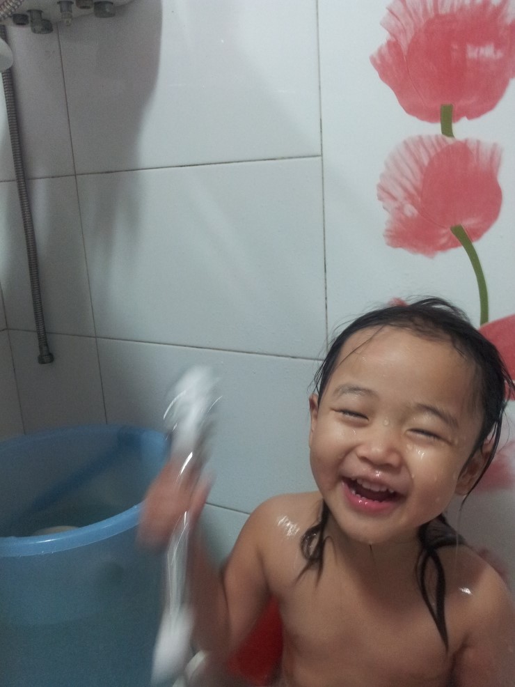 [지후맘의 맘스홀릭]니모샤워기로 즐거운 목욕시간... : 네이버 블로그